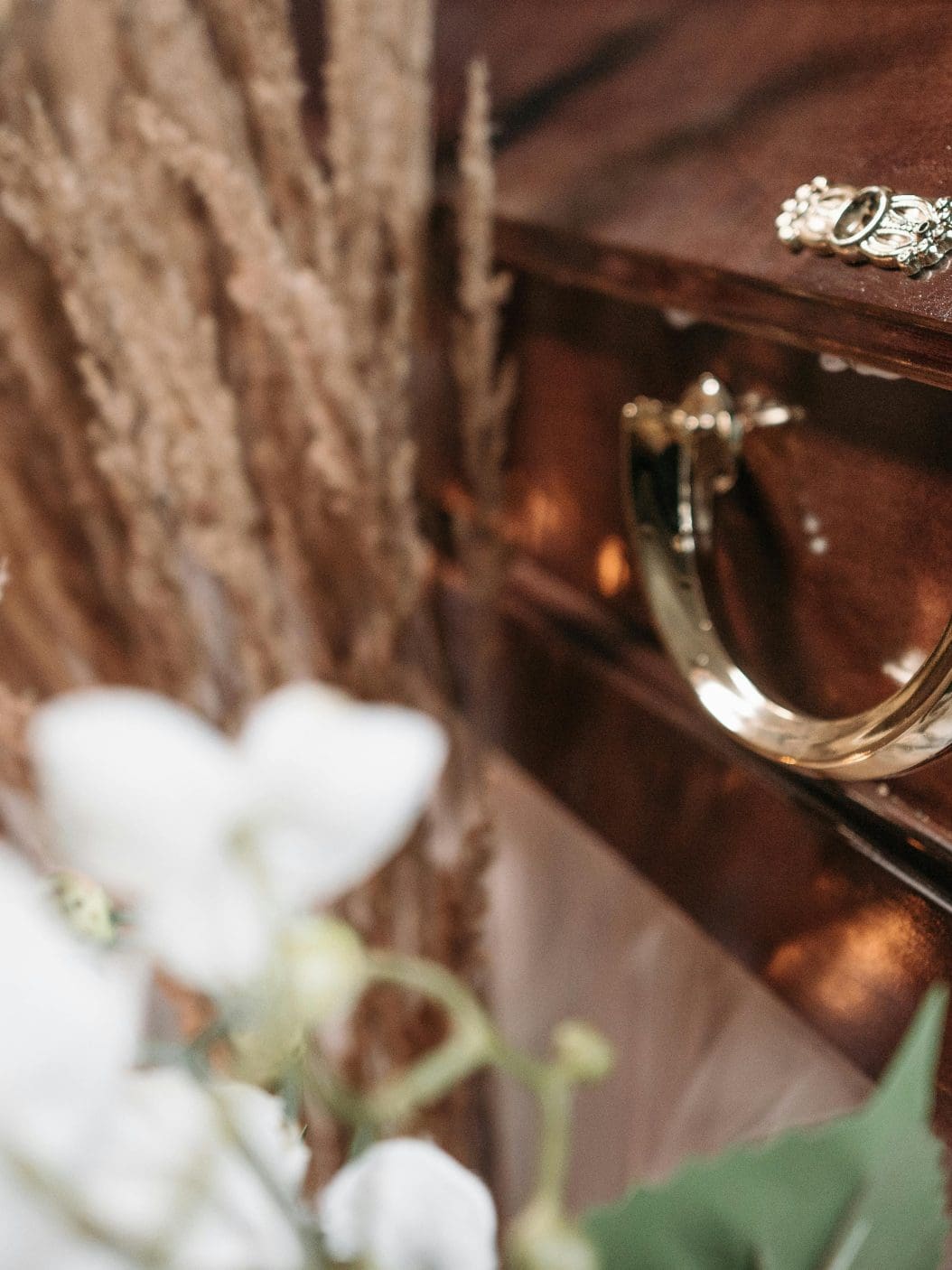 Differences Between a Funeral Repast and a Funeral Reception