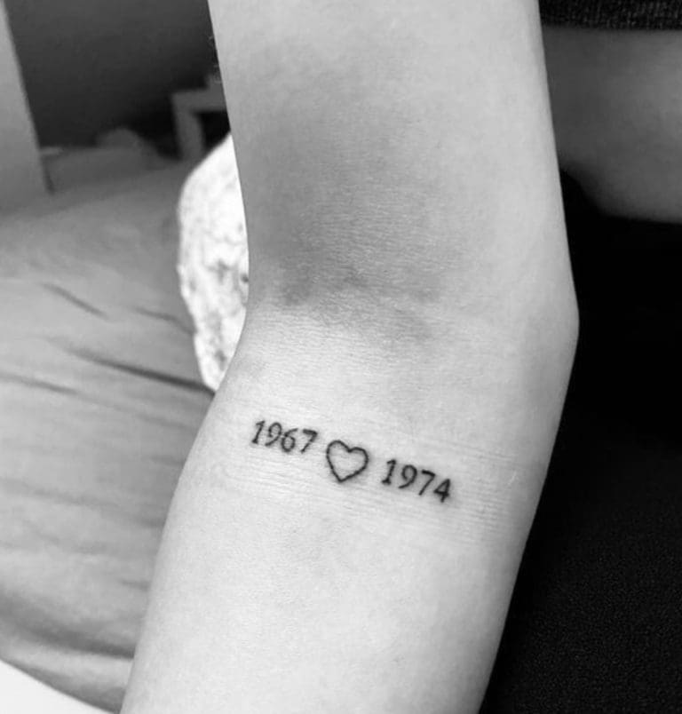 30 Memorial Tattoo Designs For Mom Inspo